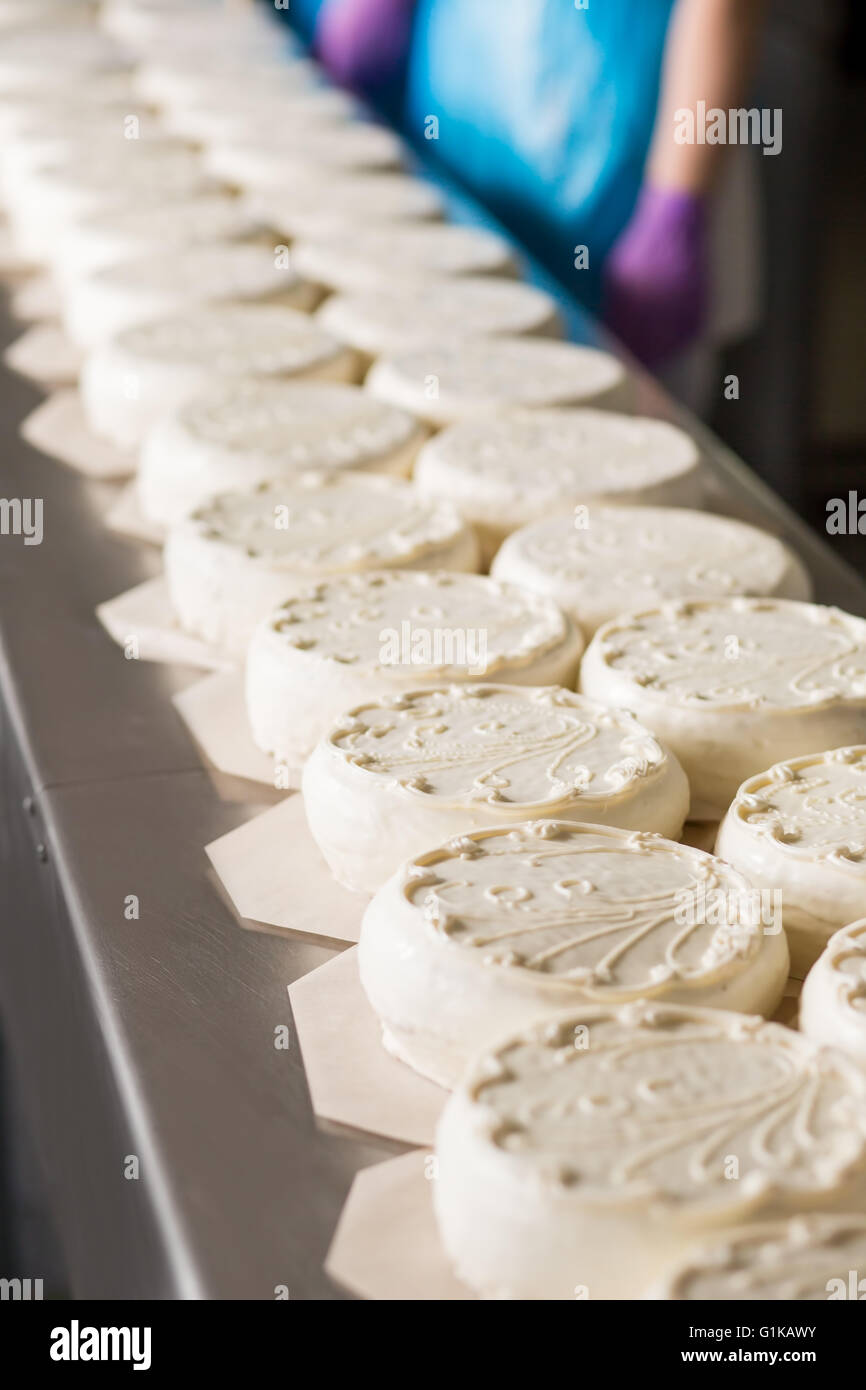 Long cakes hi-res stock photography and images - Alamy