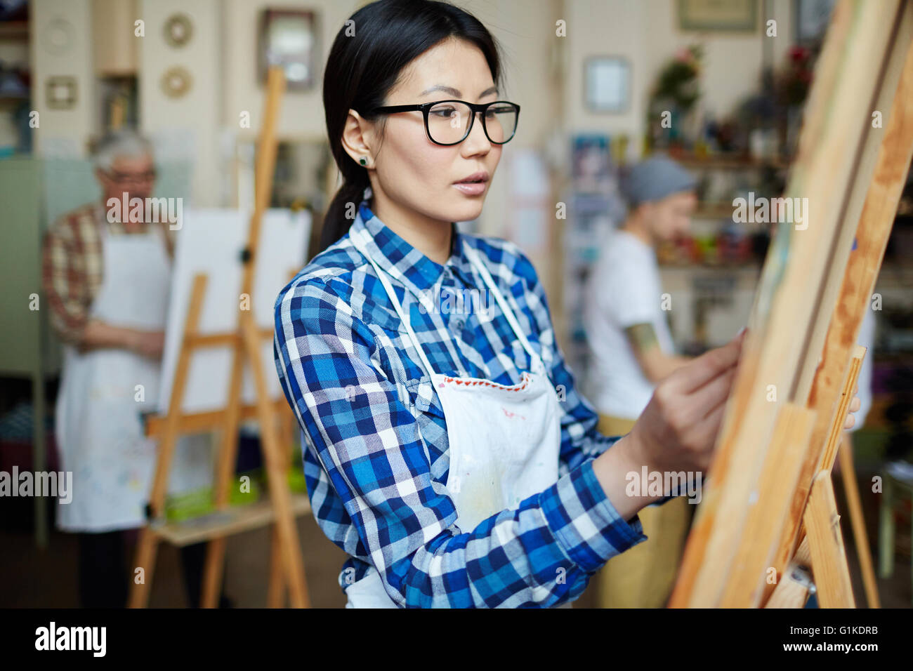 Artist easel hi-res stock photography and images - Alamy
