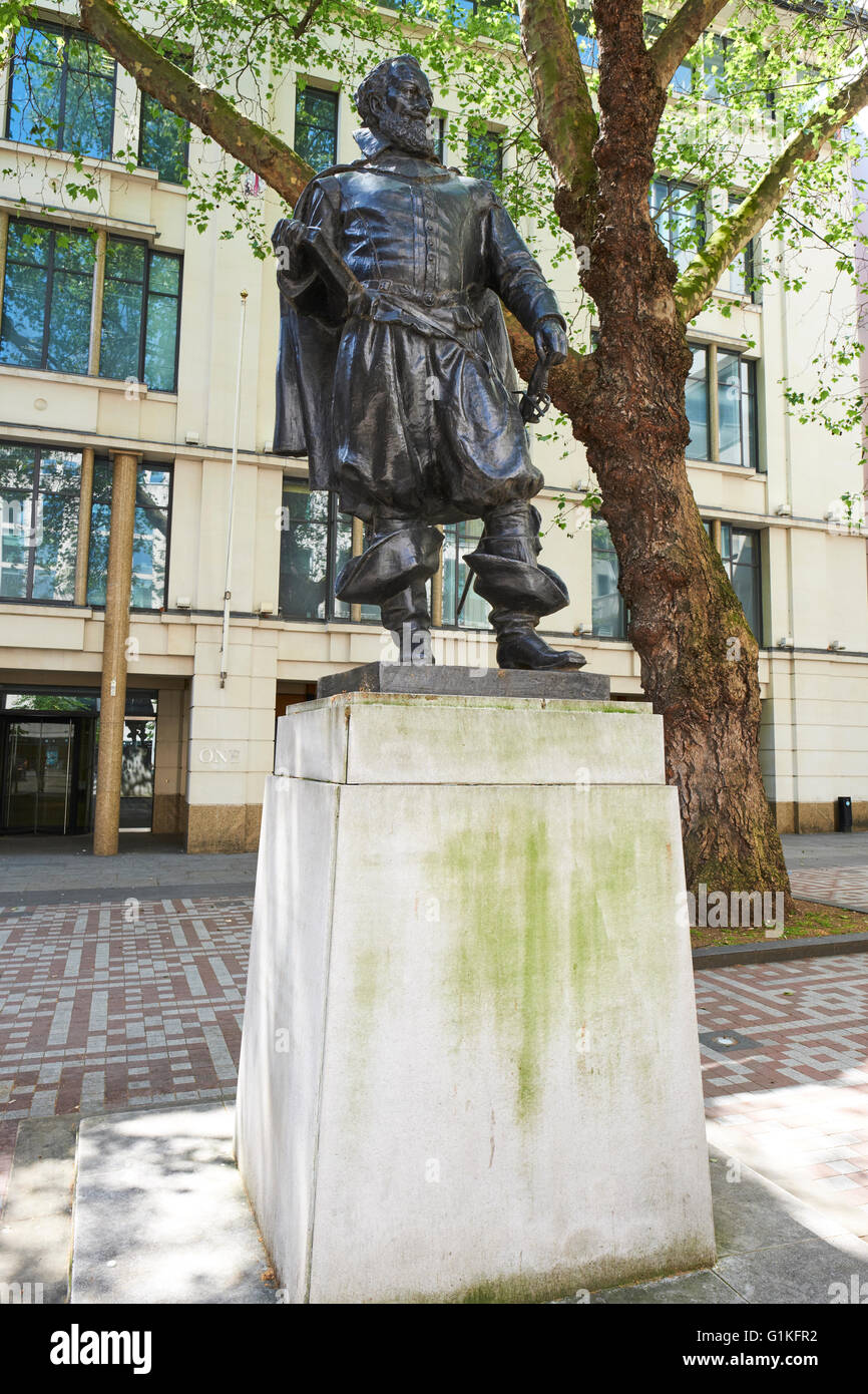 Statue Of Captain John Smith An Explorer Bow Churchyard Cheapside ...