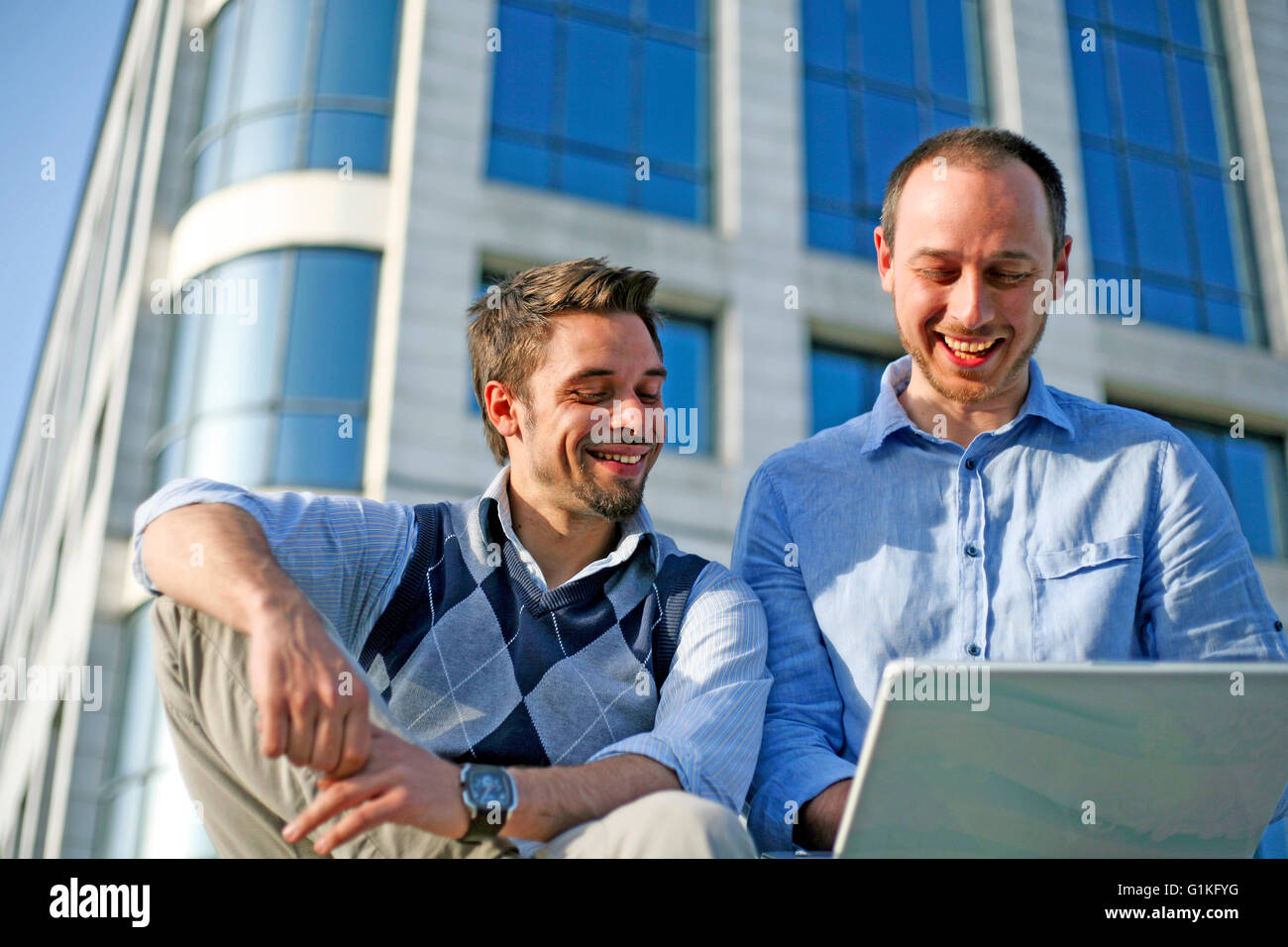 students working outside Stock Photo - Alamy