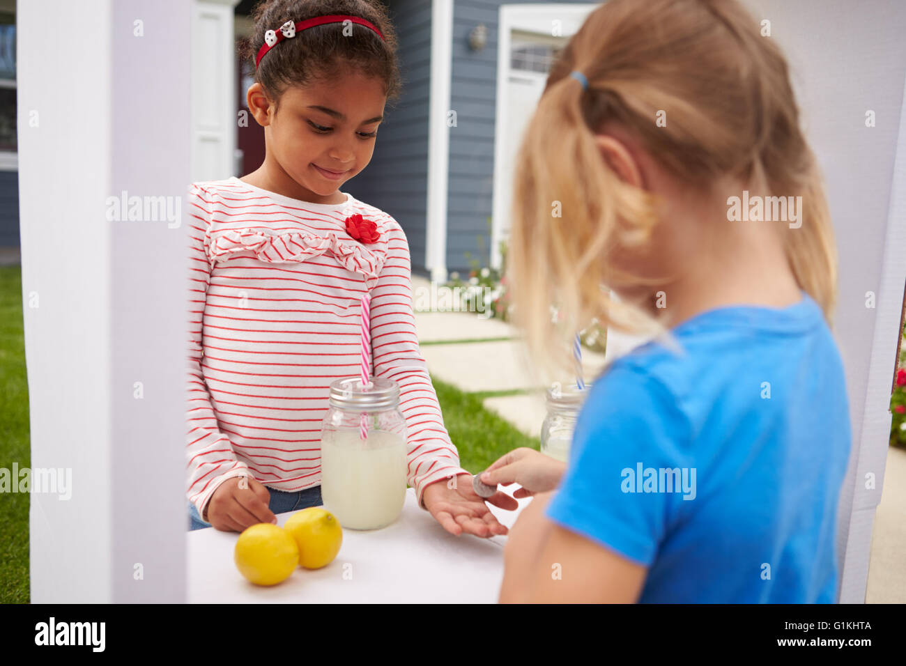 Lemonade stand african hi-res stock photography and images - Alamy