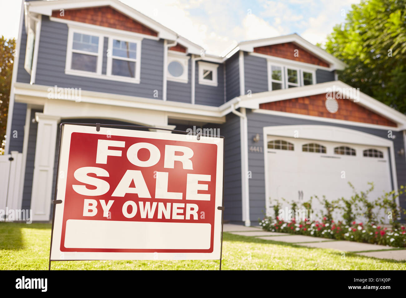 Large sign suburban house hi-res stock photography and images - Alamy