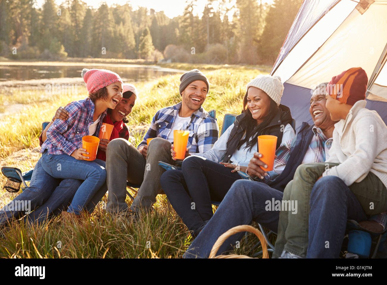 Group of children camping tent hi-res stock photography and images - Alamy