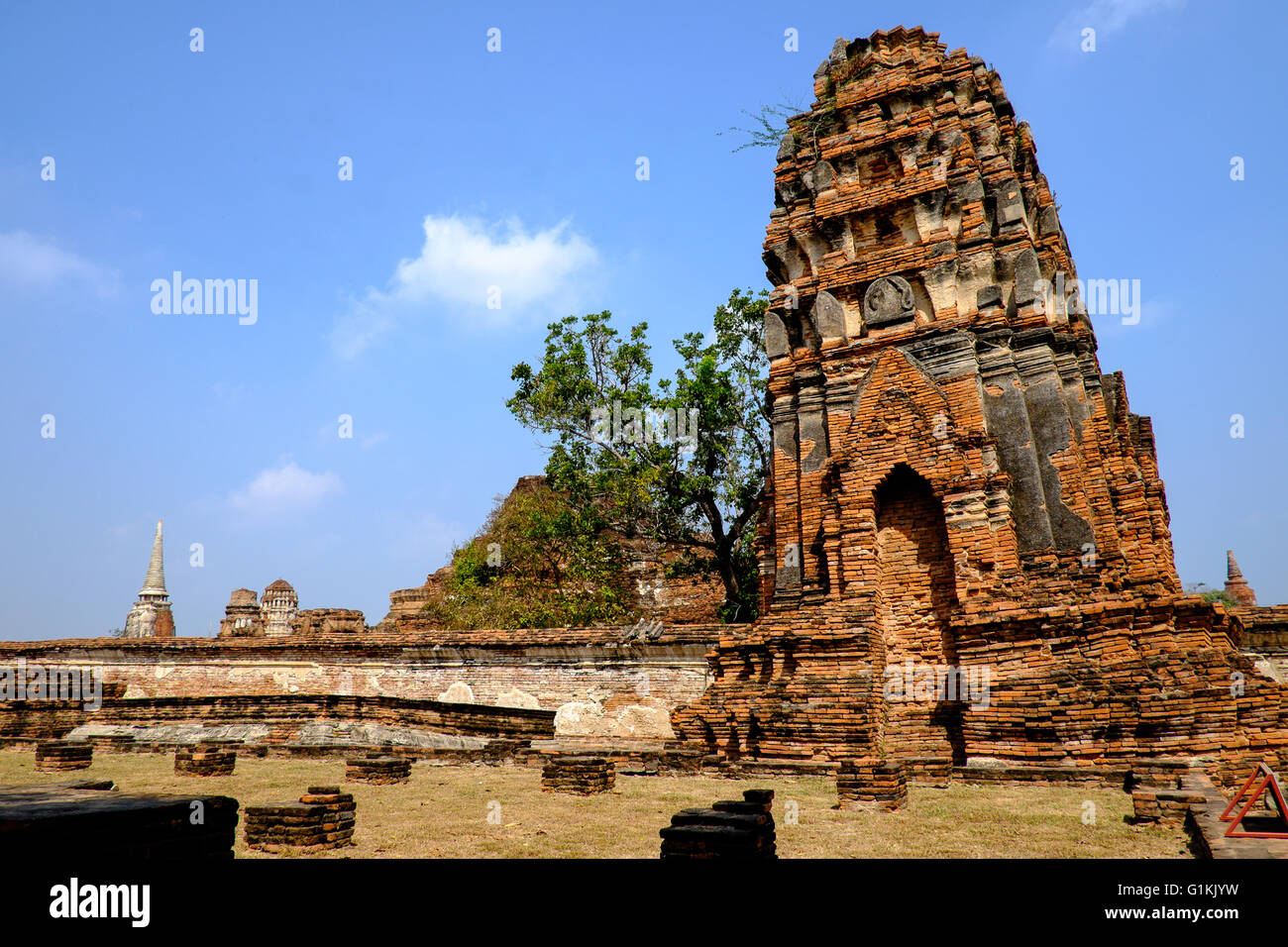 leaning temple in thailand Stock Photo - Alamy