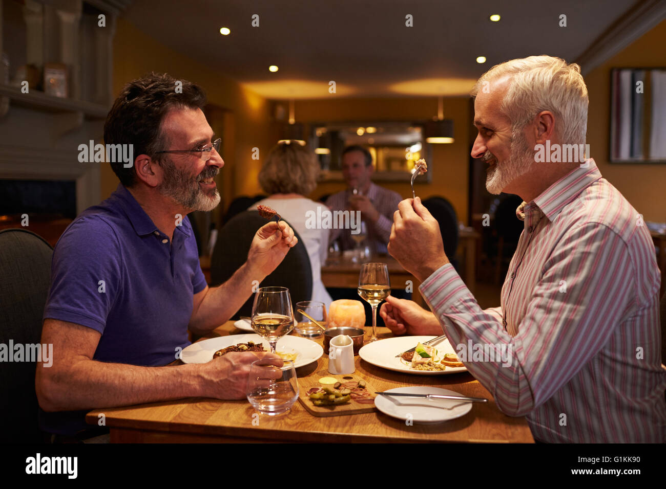 Gay men dinner restaurant hi-res stock photography and images - Alamy