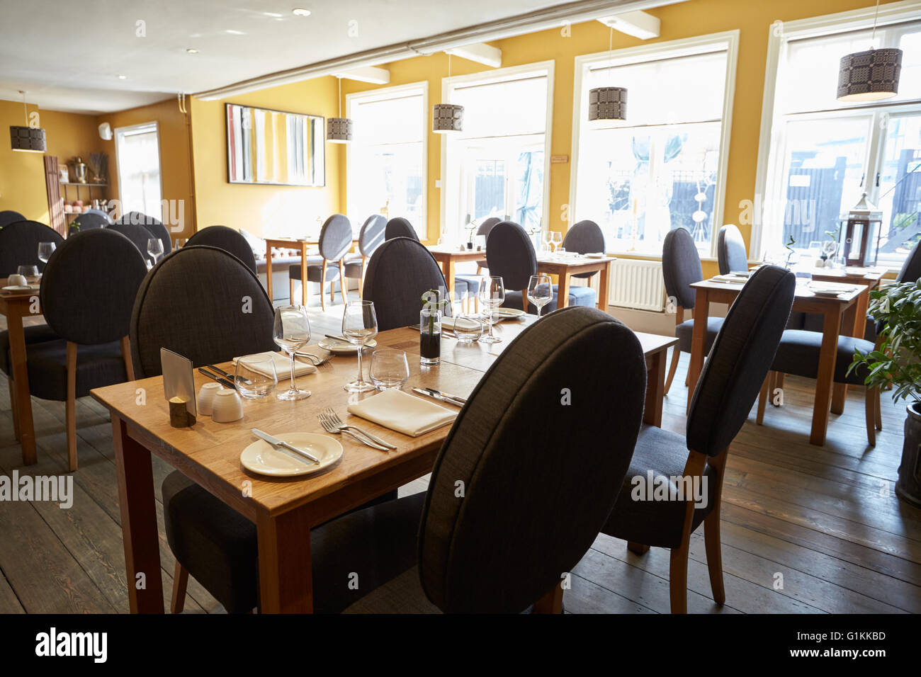 Empty Interior Of Contemporary Restaurant Stock Photo - Alamy