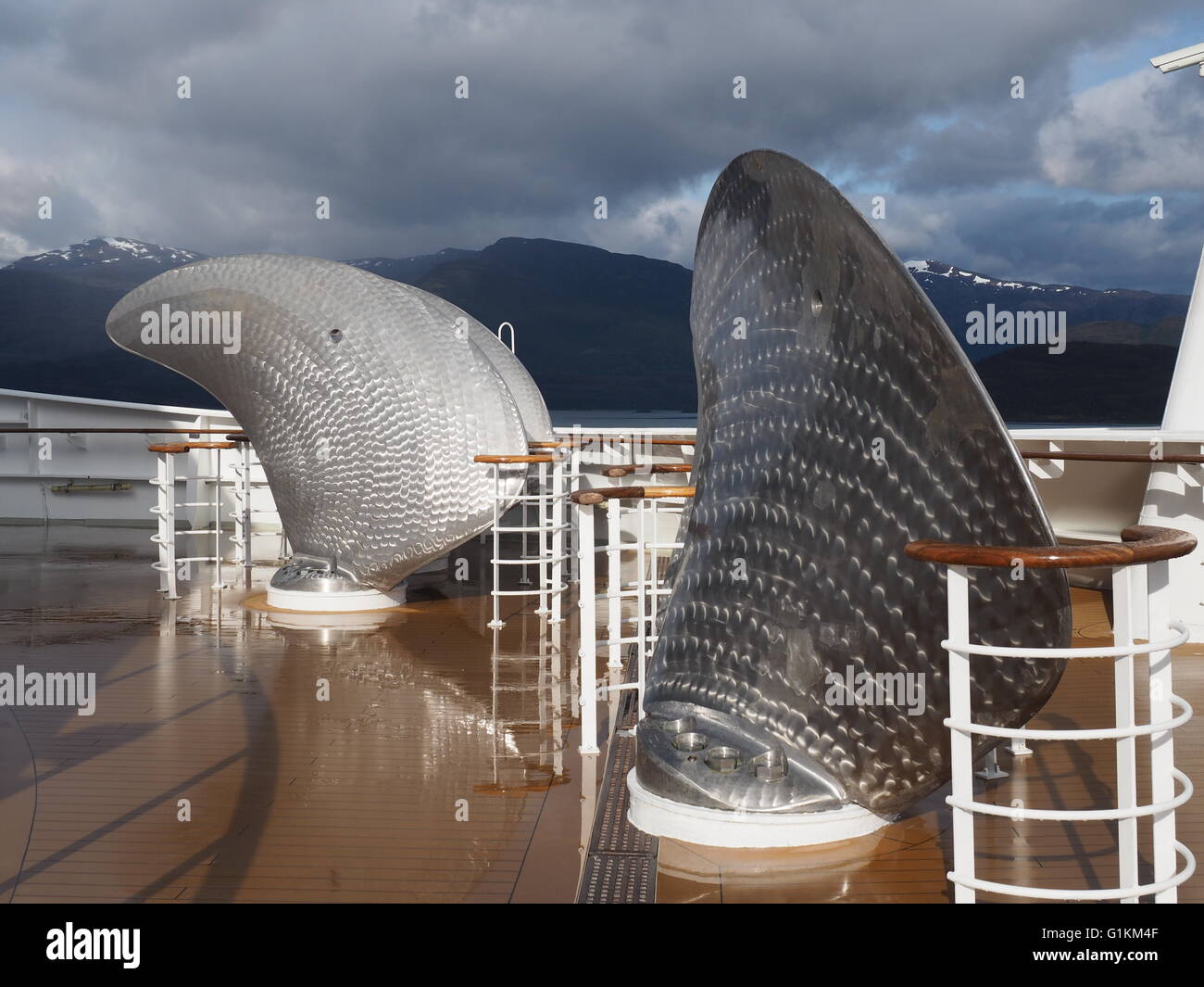 Propeller blades hi-res stock photography and images - Alamy