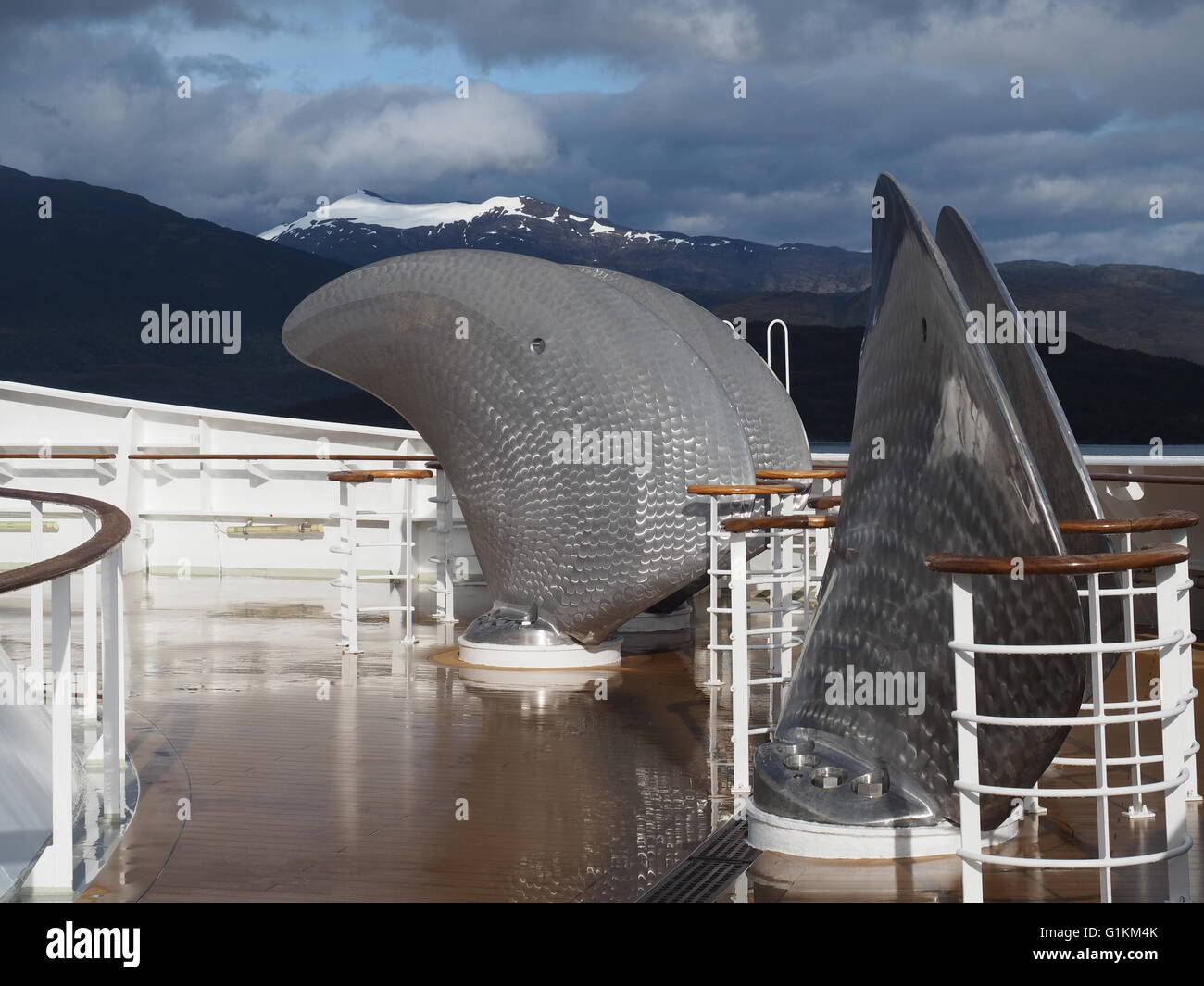 Propeller blades hi-res stock photography and images - Alamy