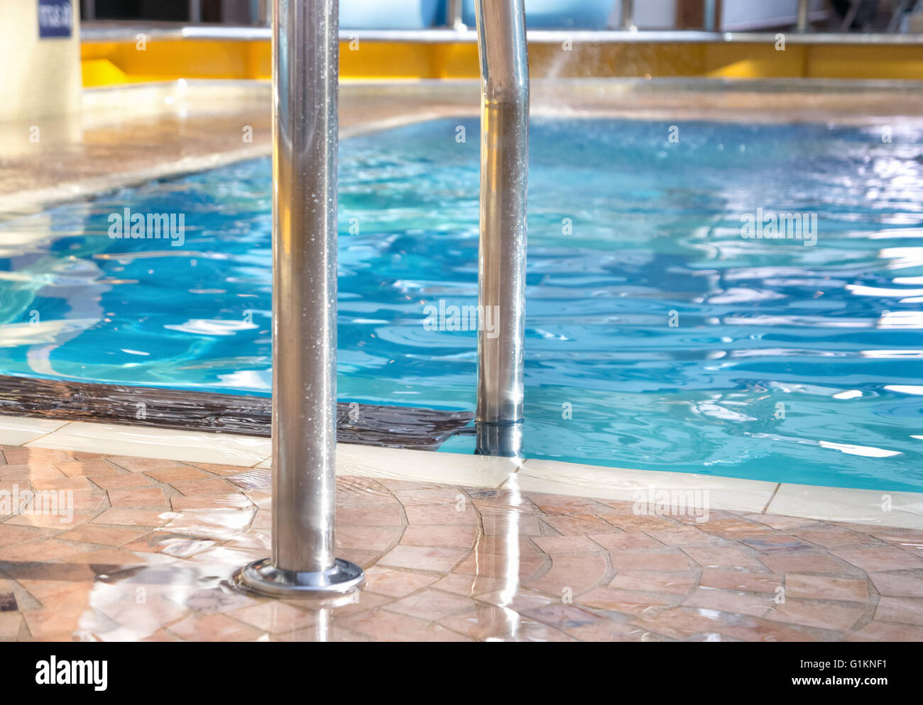 Indoor swimming pool hi-res stock photography and images - Alamy