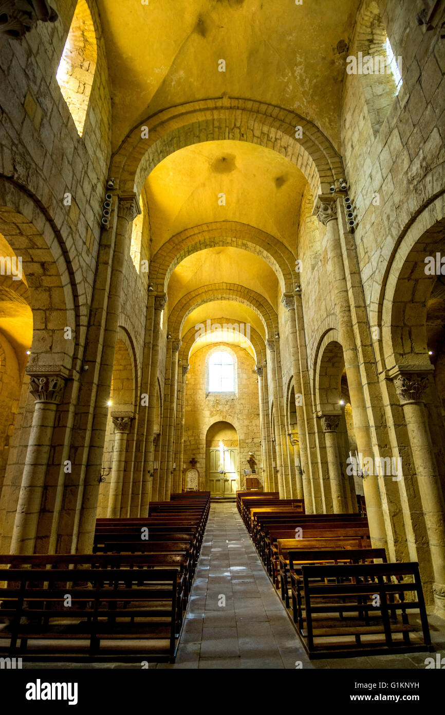 Romanesque church architecture hi-res stock photography and images - Alamy