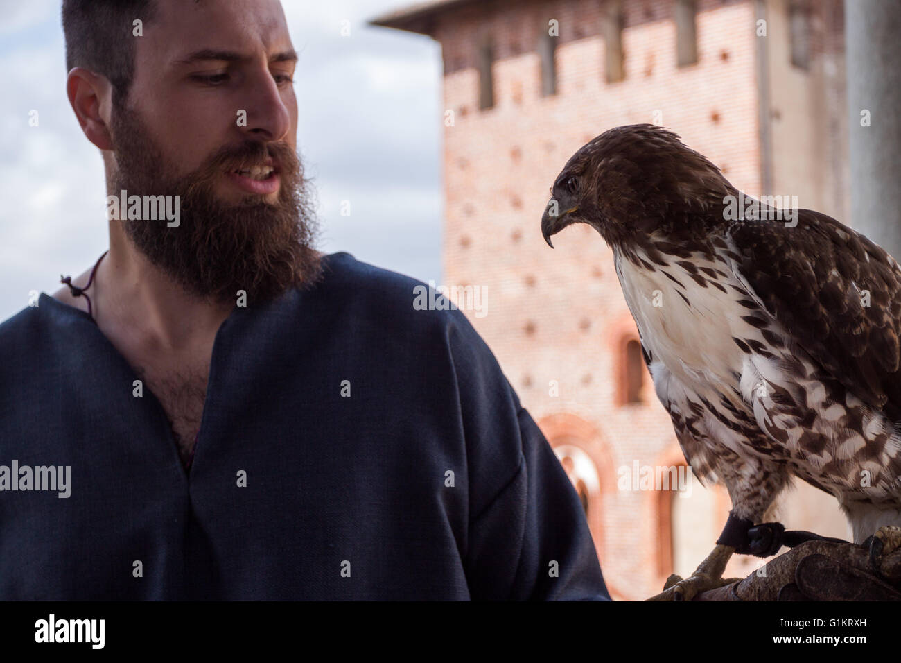 Sport involving animals hi-res stock photography and images - Alamy