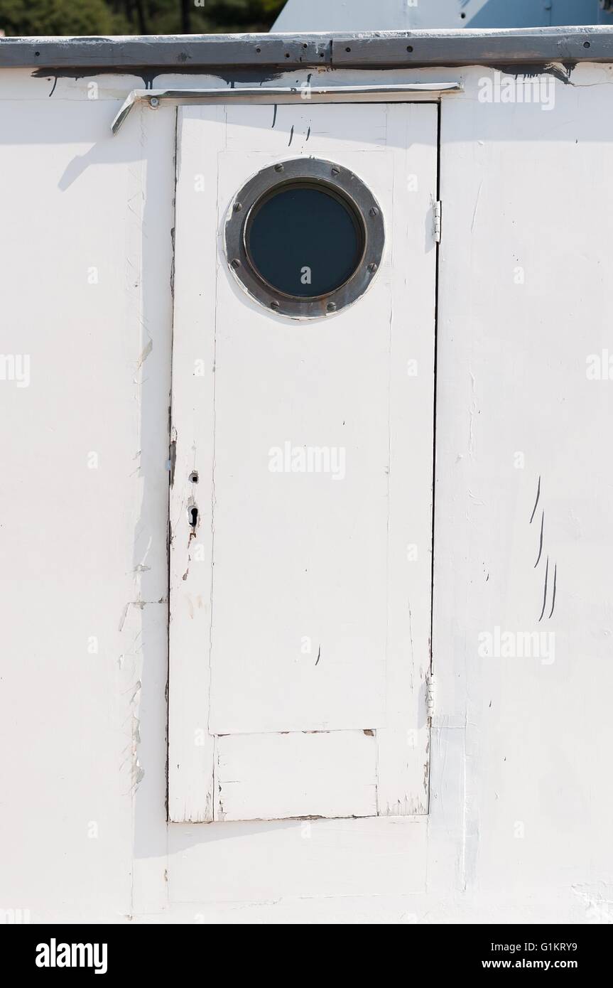 Ship door hi-res stock photography and images - Alamy