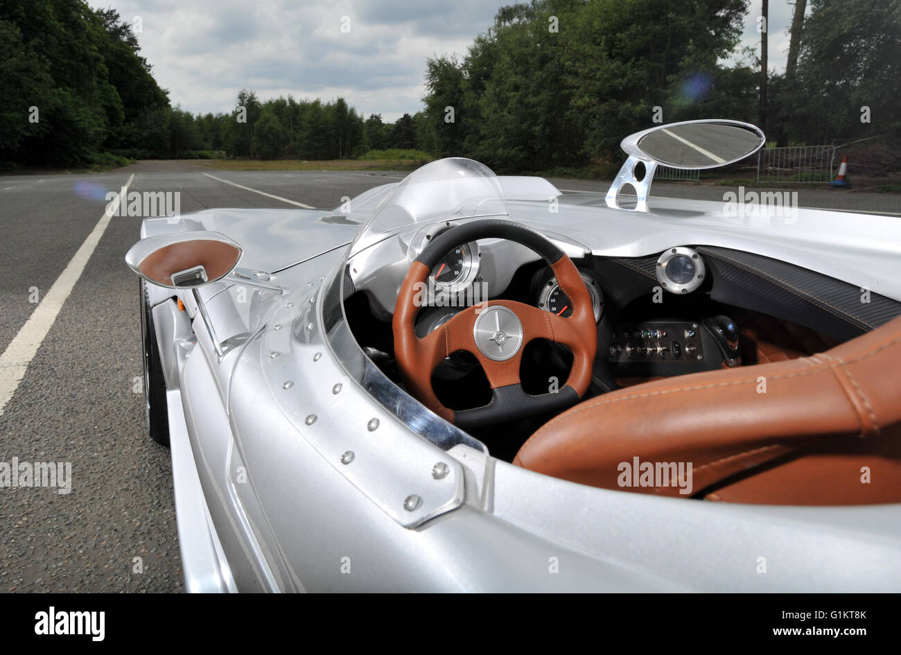 Open cockpit sports car hi-res stock photography and images - Alamy