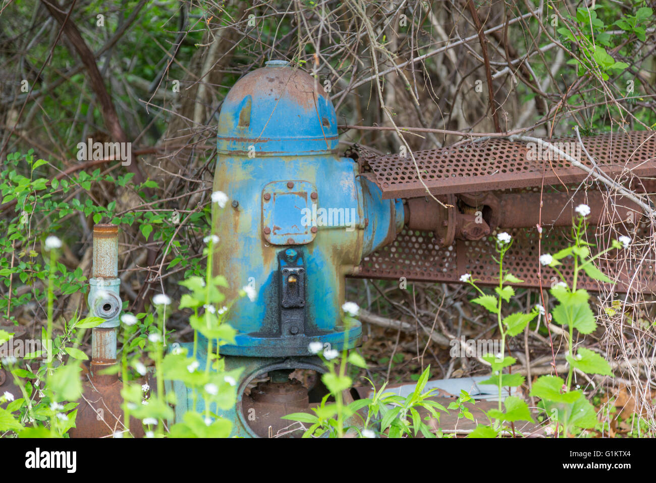 Worn weathered machinery machine hi-res stock photography and images ...