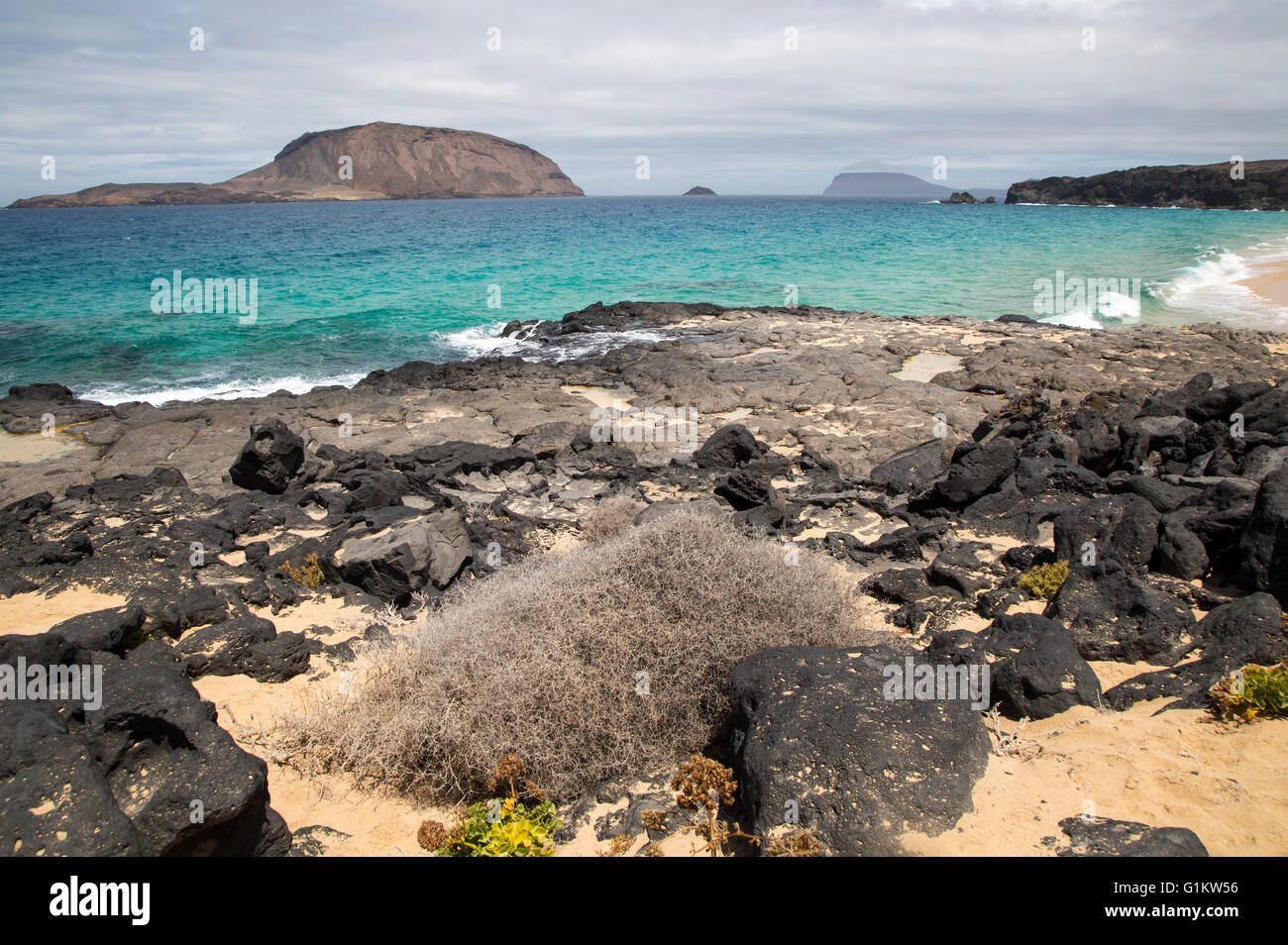 Montana Clara island nature reserve from Graciosa island, Lanzarote ...