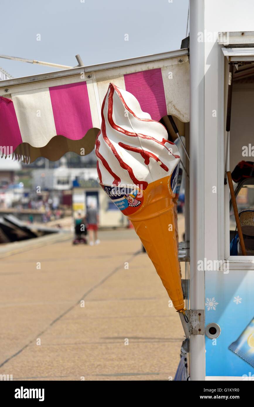 Giant ice cream cone hi-res stock photography and images - Alamy