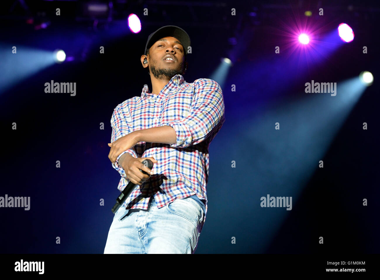 American hip hop rapper hi-res stock photography and images - Alamy