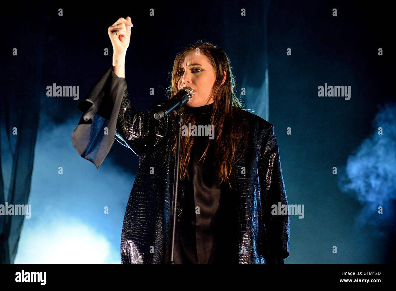 Female performance artist hi-res stock photography and images - Alamy