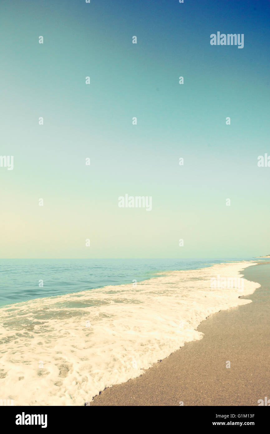 Vintage beach hi-res stock photography and images - Alamy
