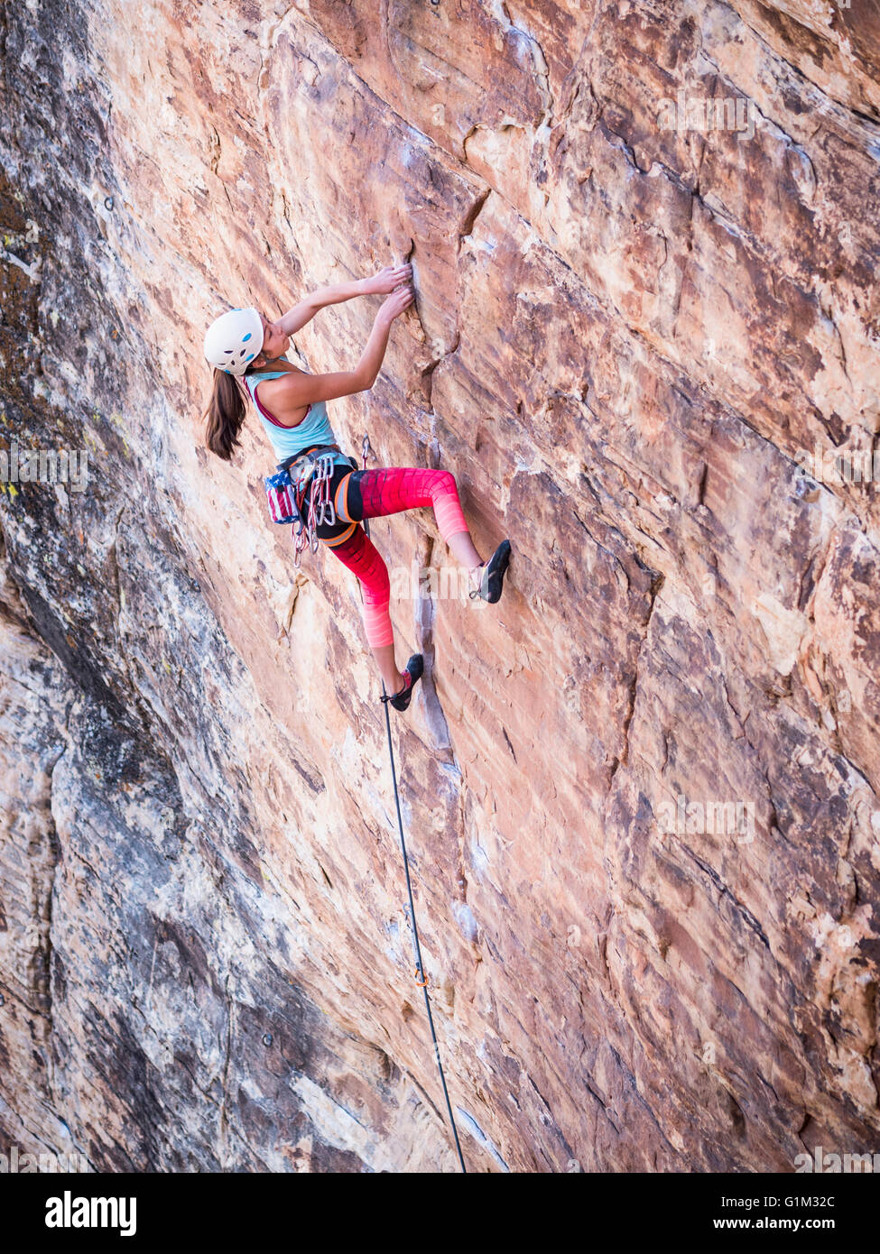 Rock climbing cliff hi-res stock photography and images - Alamy