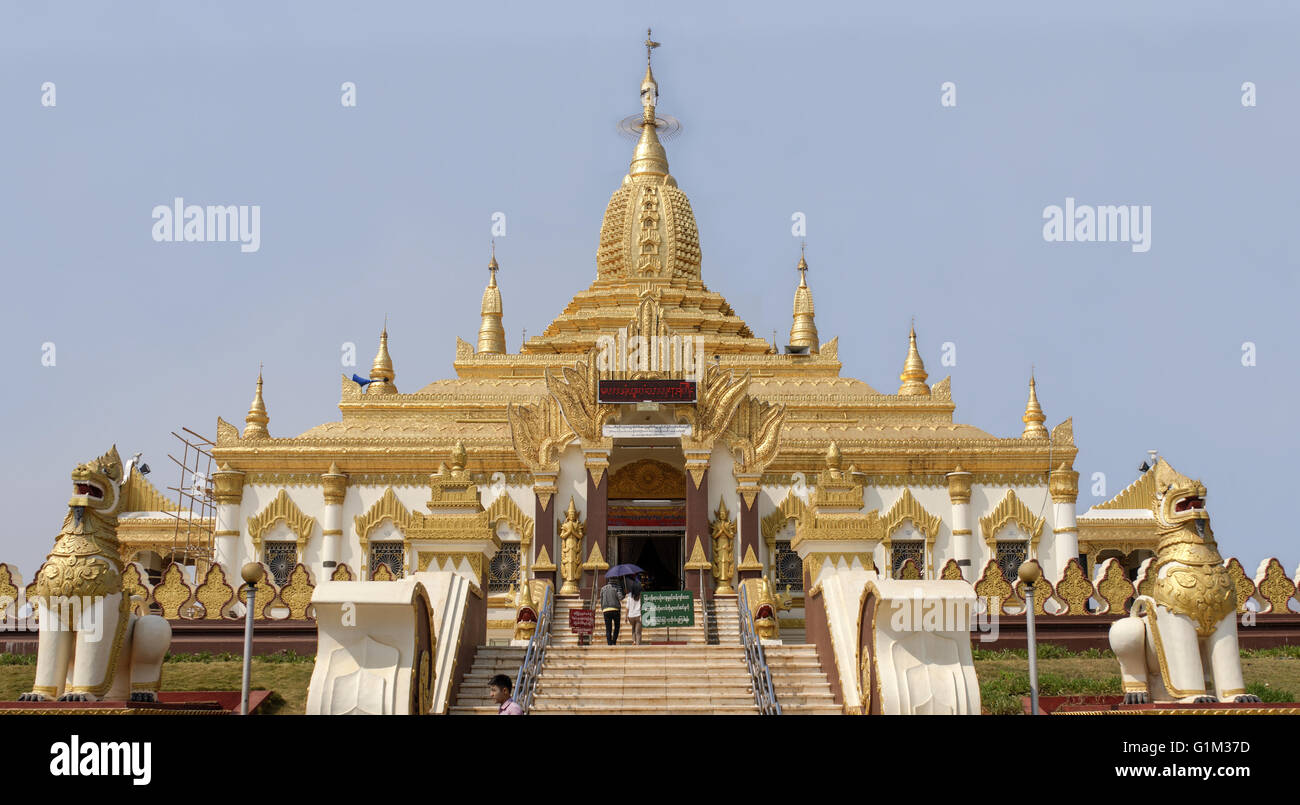 The Maha Ant Htoo Kan Thar Pagoda near Pyin Oo Lwin (Maymyo) Myanmar ...