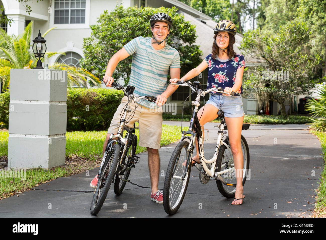Bike couple fun hi-res stock photography and images - Alamy