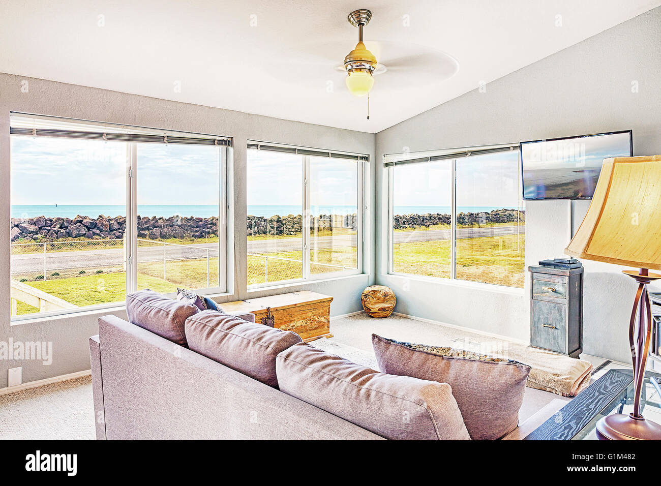 Sofa and windows hi-res stock photography and images - Alamy