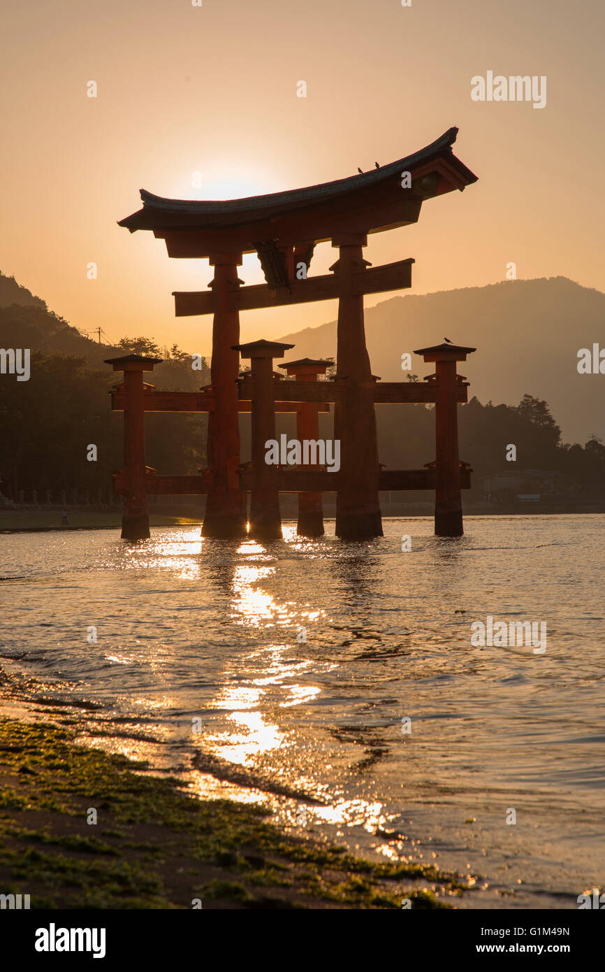 Silhouette of great torii gate hi-res stock photography and images - Alamy