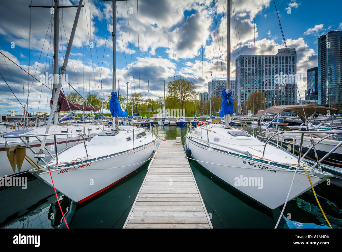Toronto marina hi-res stock photography and images - Alamy