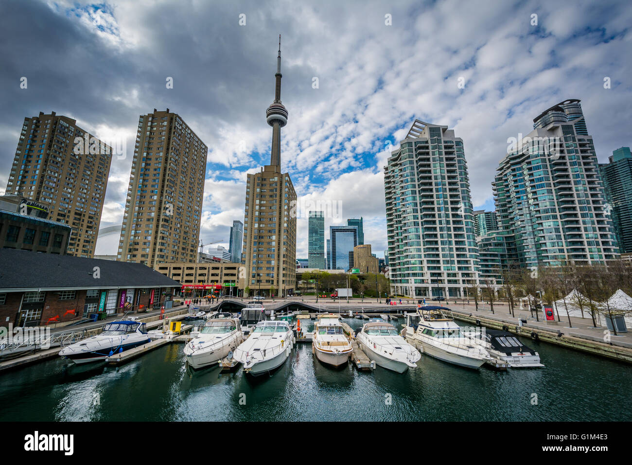 Harbor scenery in toronto hi-res stock photography and images - Alamy
