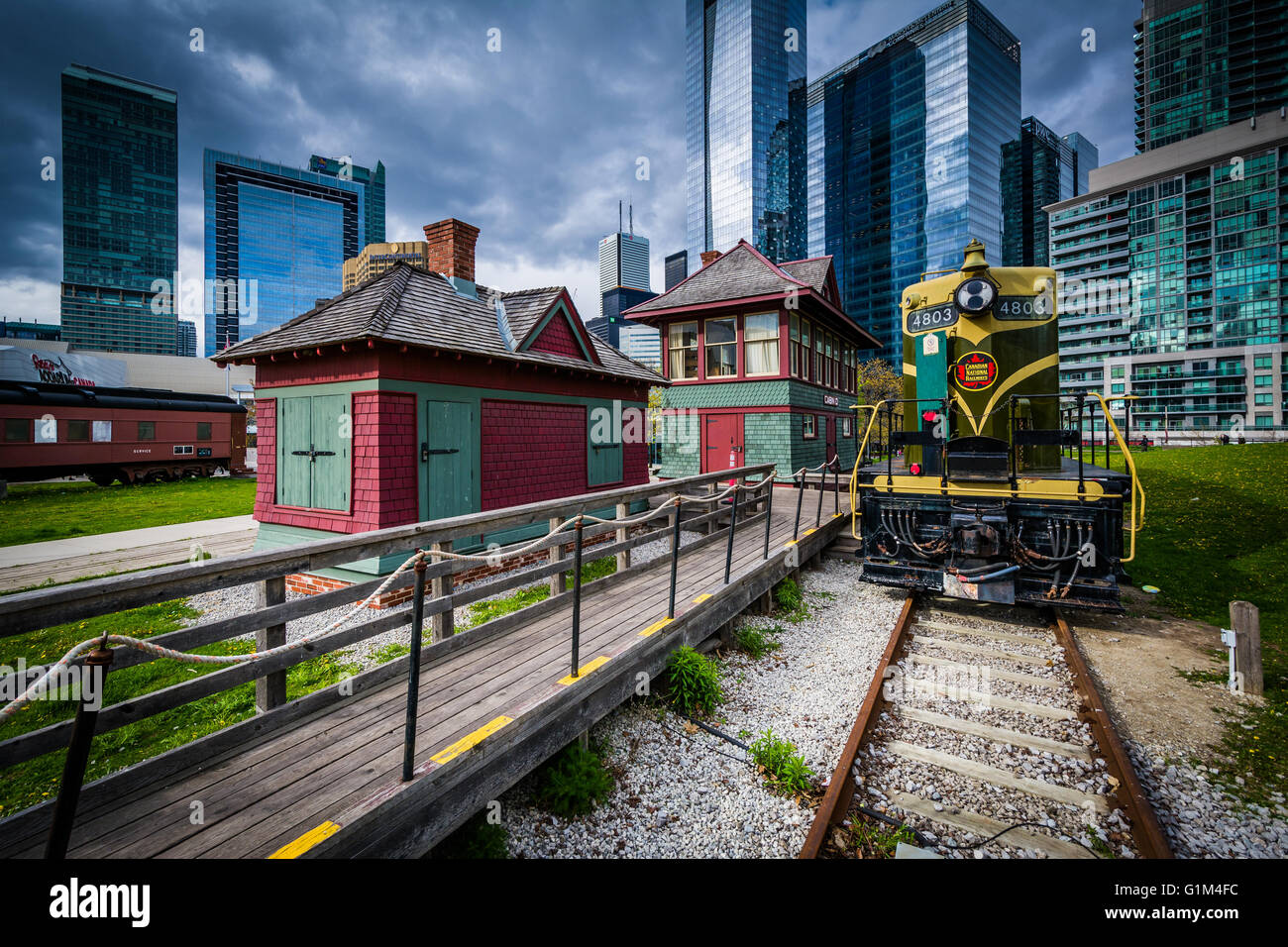 Railroad roundhouse hi-res stock photography and images - Alamy