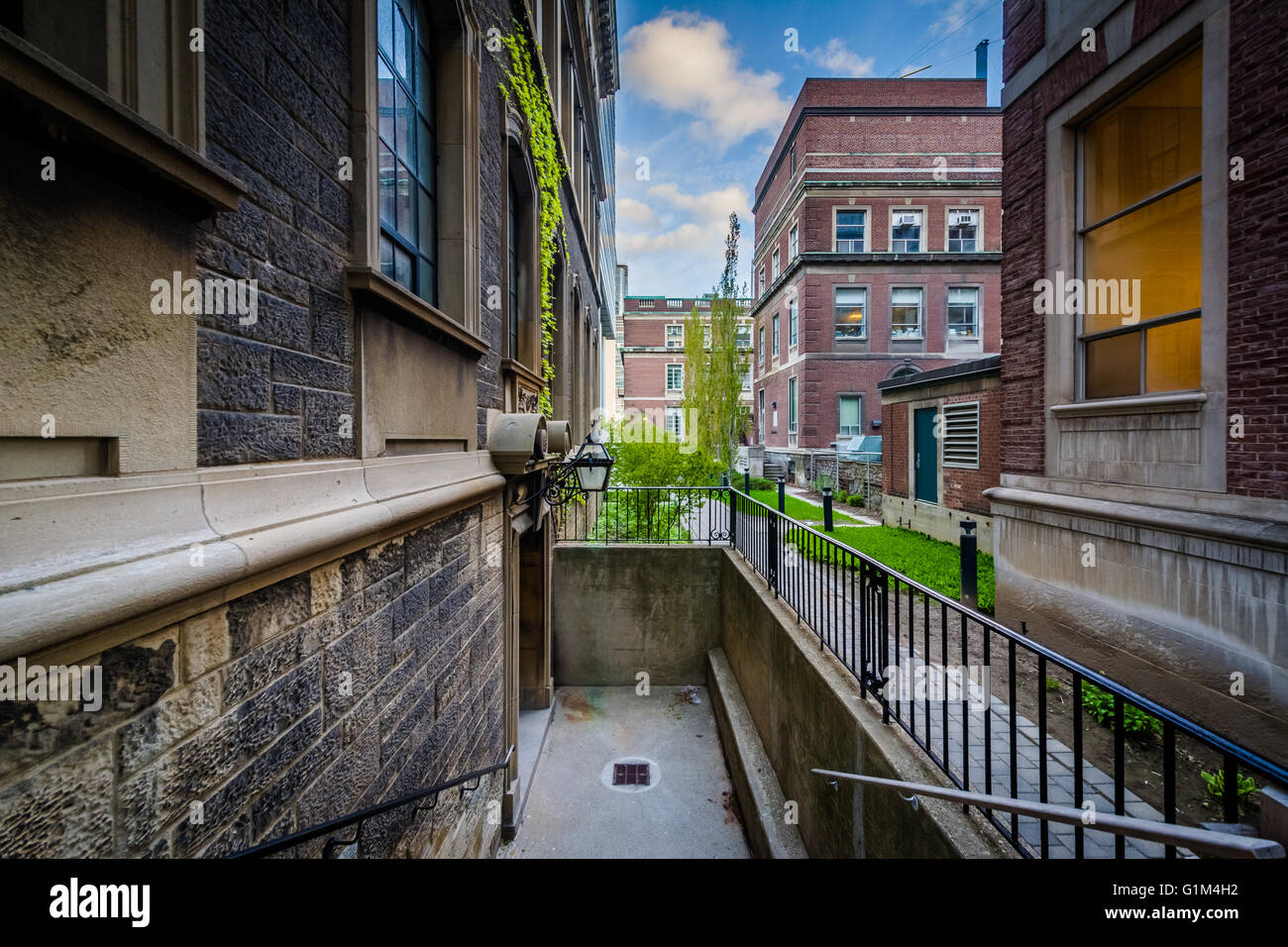 Walkway between buildings at the University of Toronto, in Toronto ...