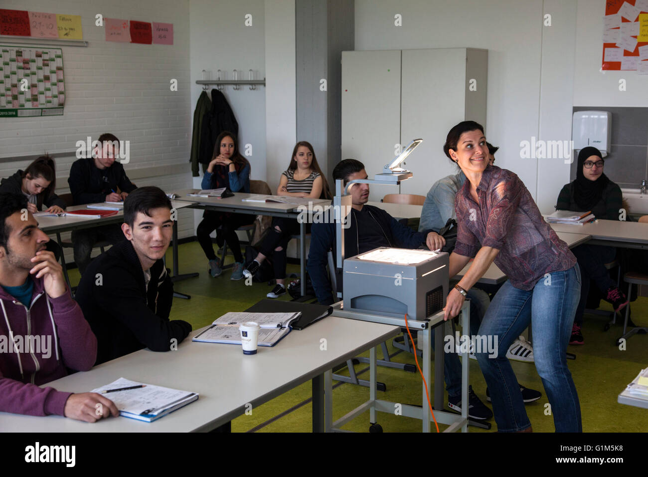 Ohp classroom hi-res stock photography and images - Alamy