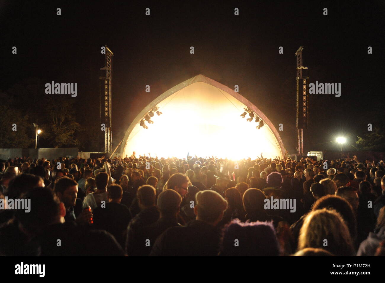 Music concert Showing well lit stage area and crowd Stock Photo - Alamy