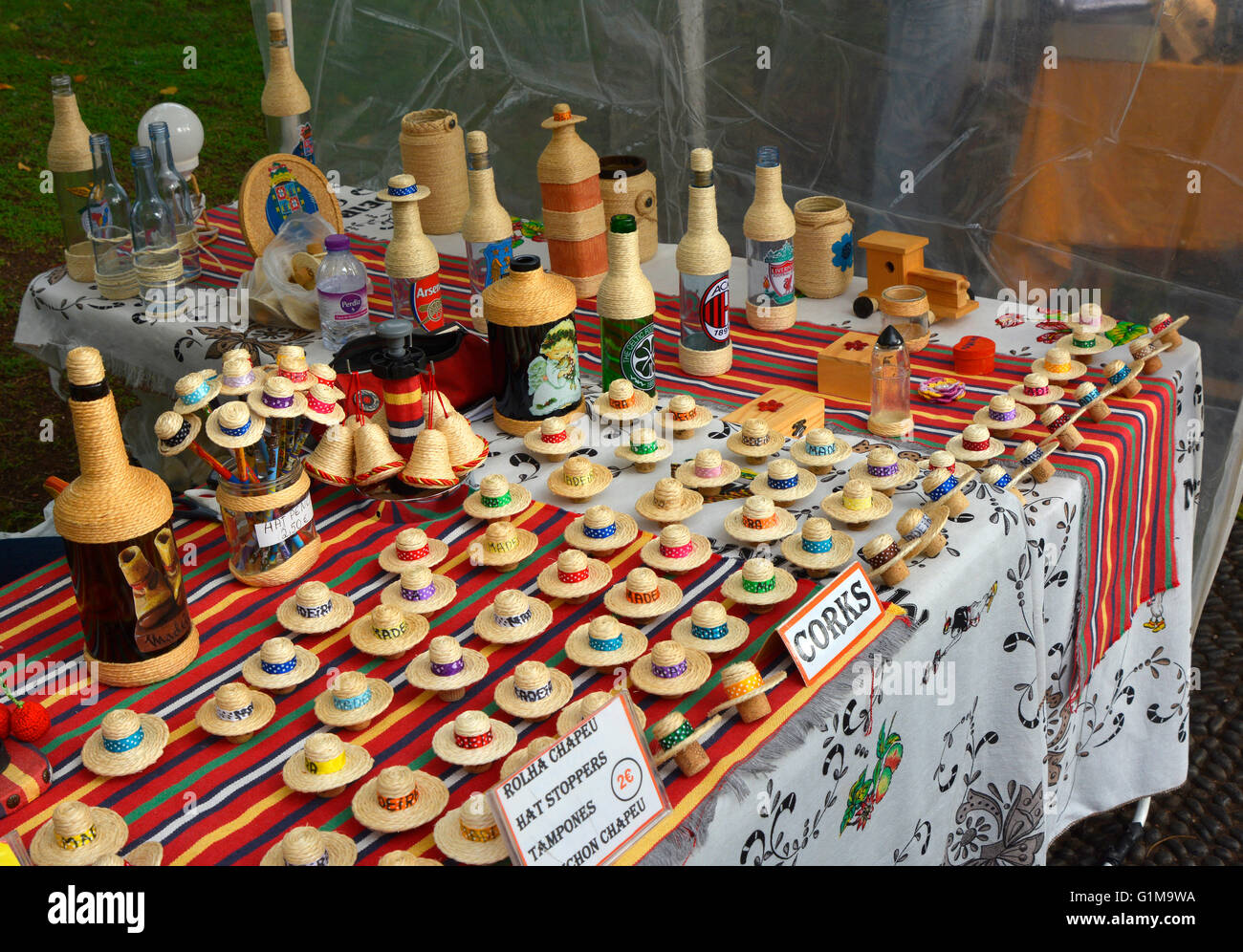 Straw craft hi-res stock photography and images - Alamy