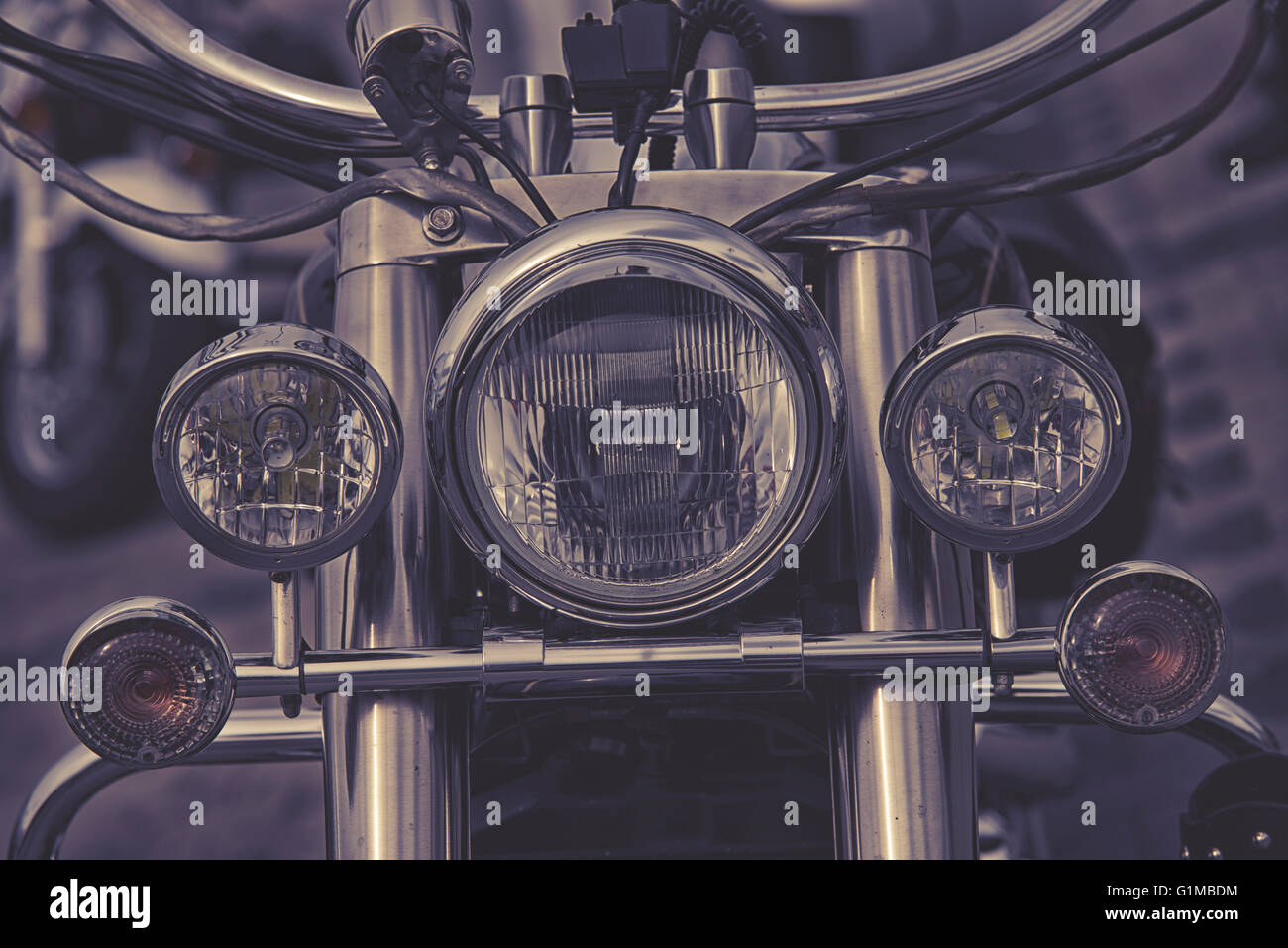 Motorcycle with round headlight hi-res stock photography and images - Alamy