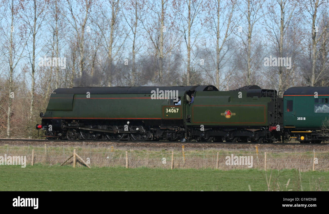 34067 Tangmere without nameplates climbs past Woodhorn with a Bath and ...