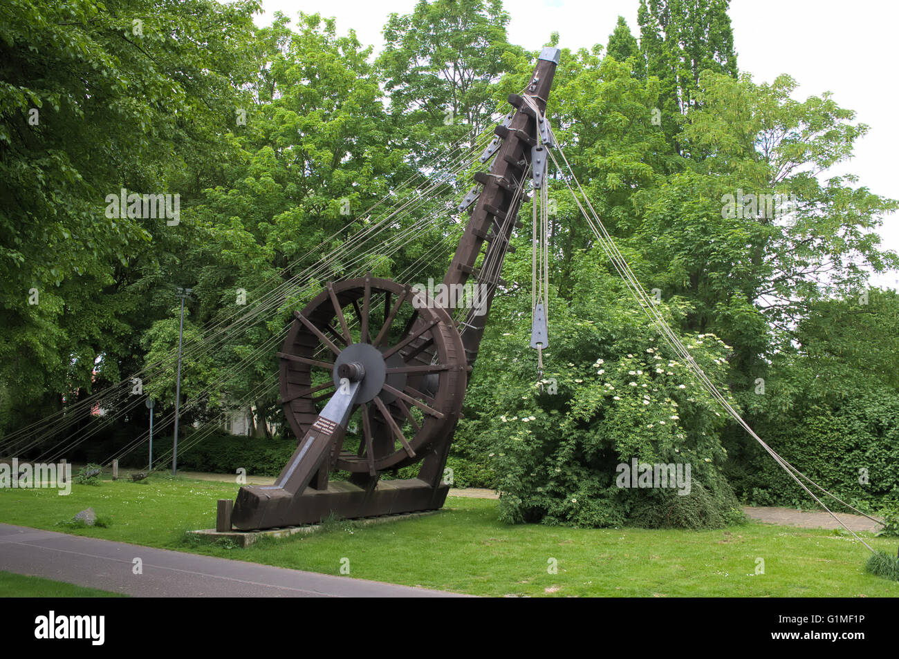 Polyspastos crane hi-res stock photography and images - Alamy