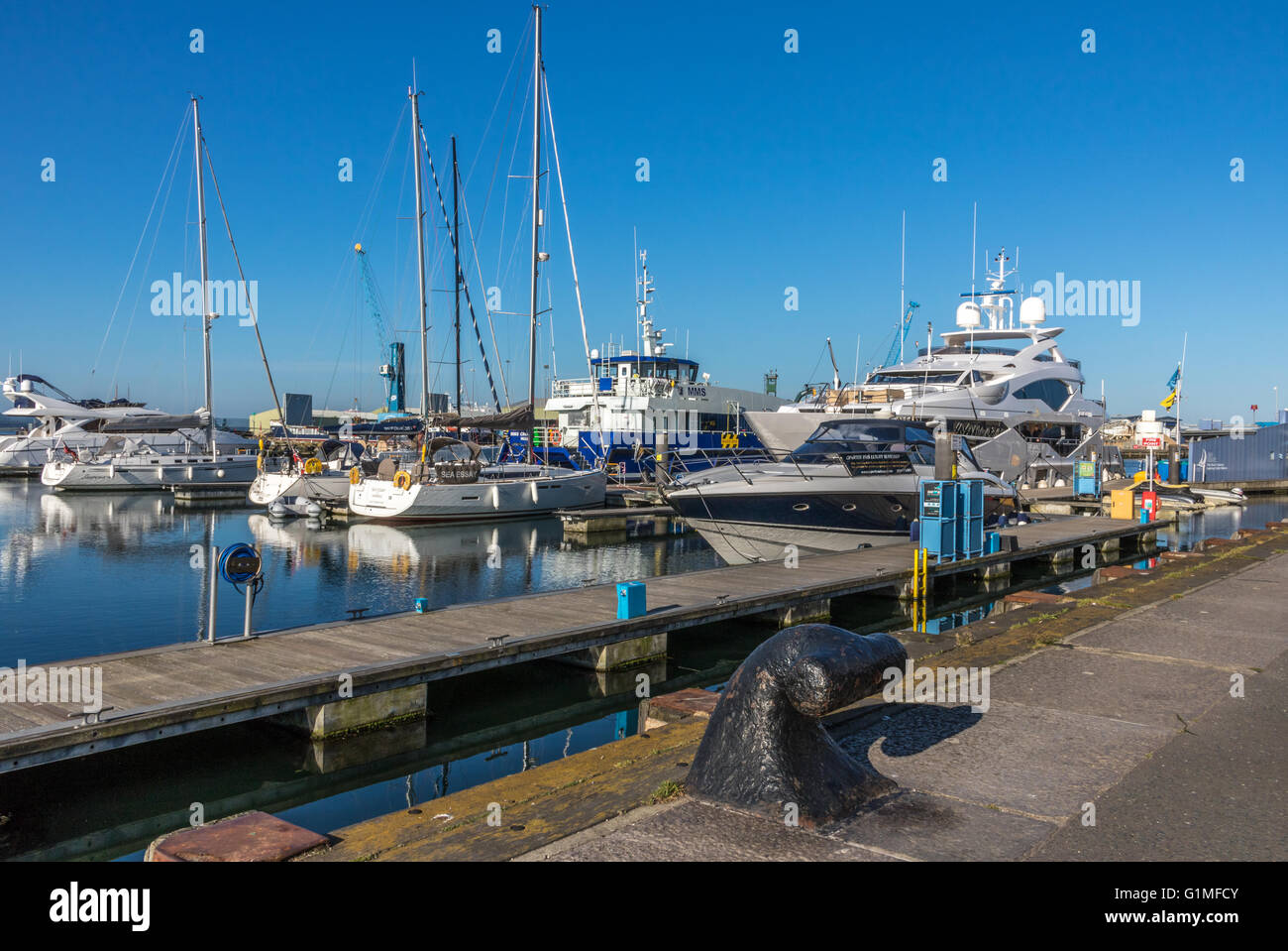 Poole quay hi-res stock photography and images - Alamy