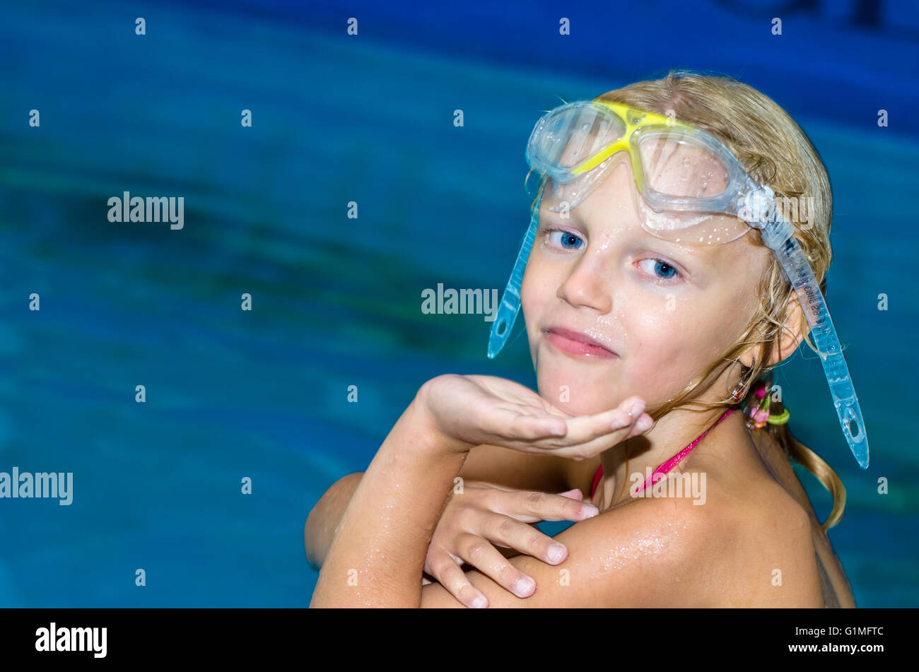Swim kid hi-res stock photography and images - Alamy