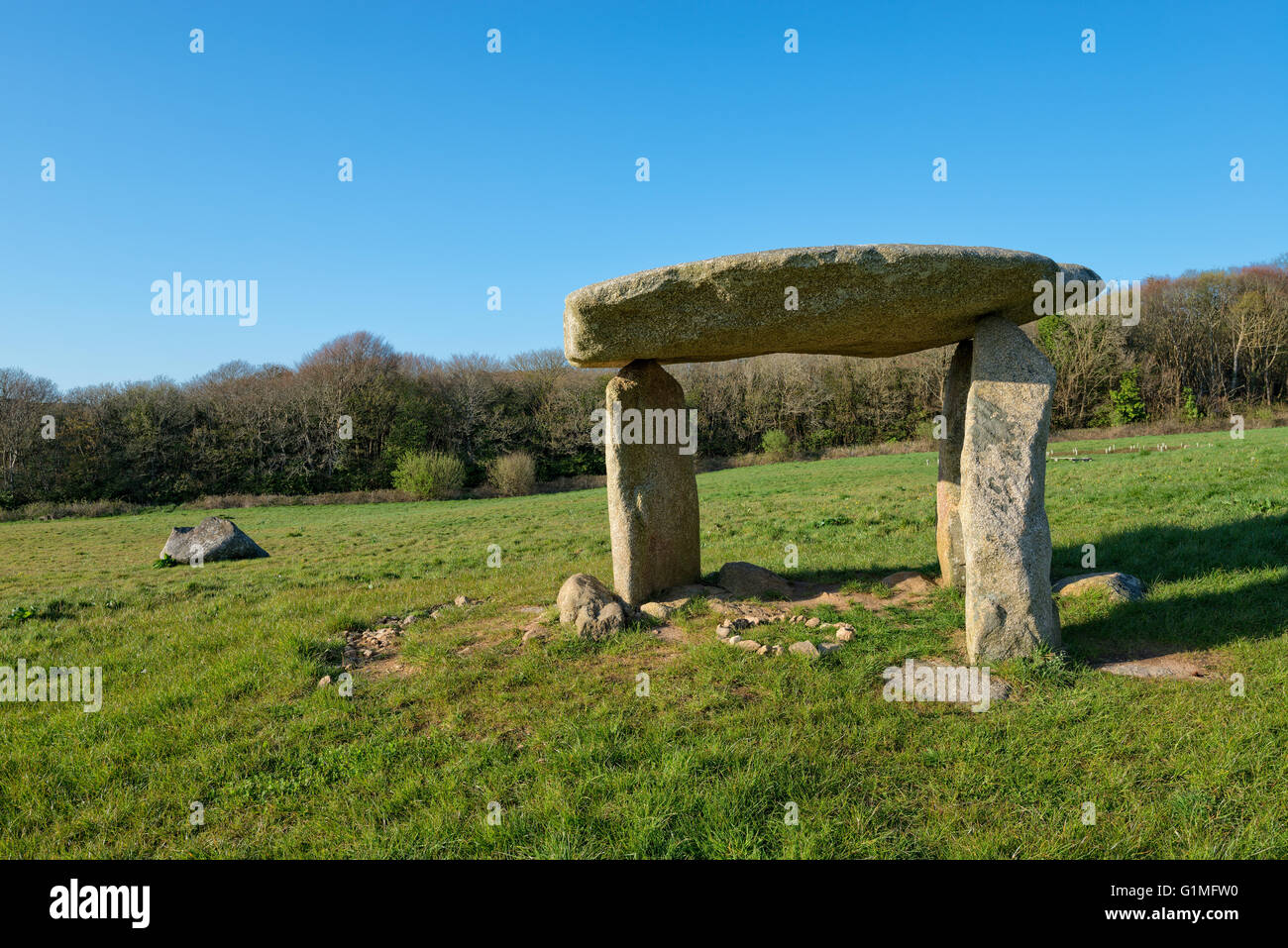 Carwynnen Quoit an ancient neolithic dolmen near Camborne in Cornwall ...