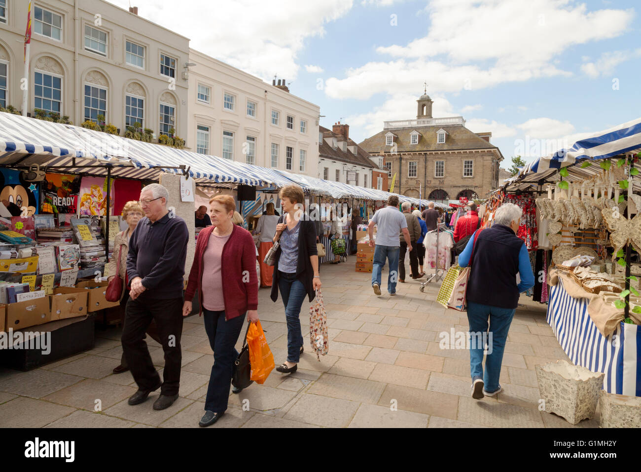 People shopping in Warwick Market, The Market Place, Warwick ...