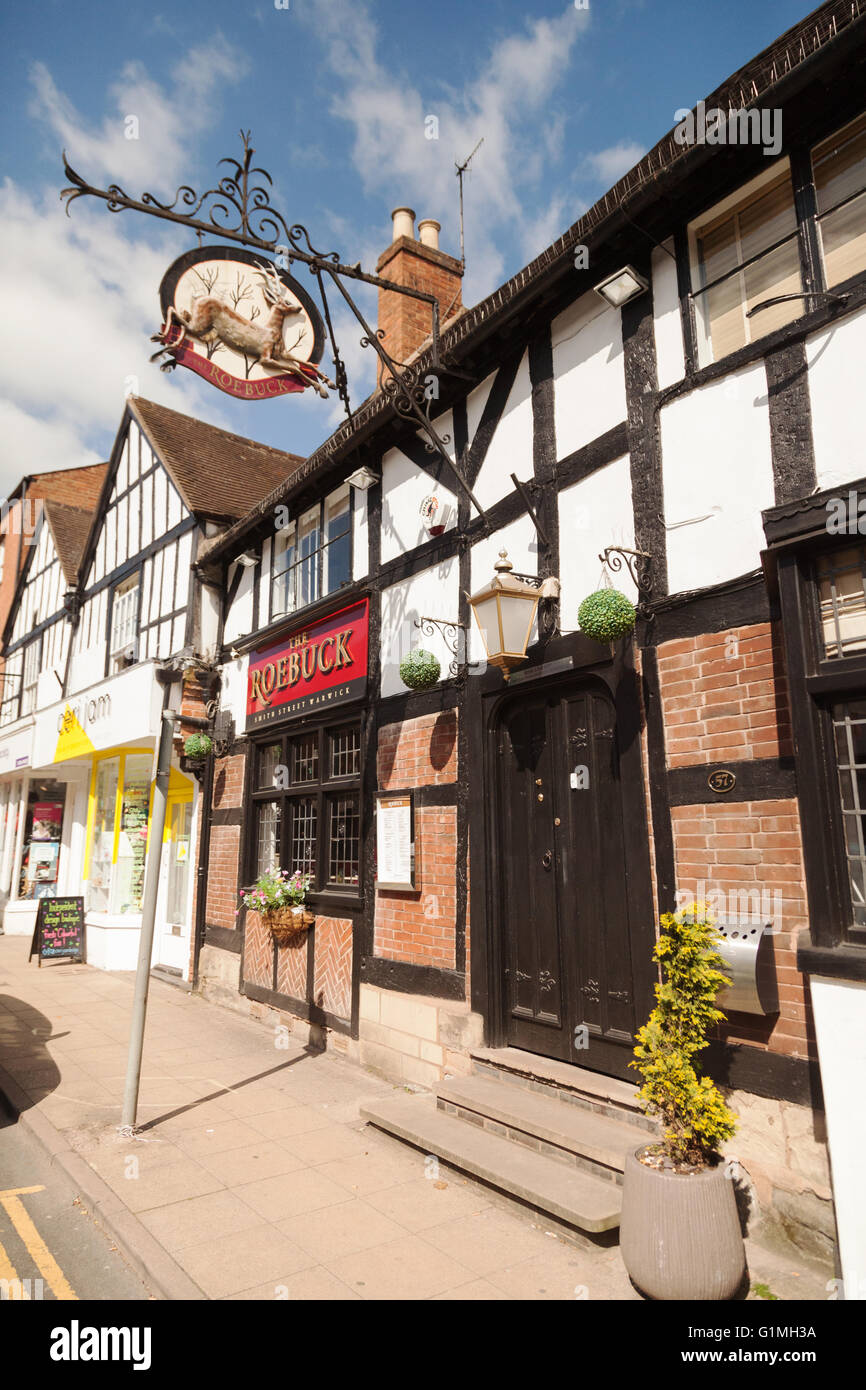 The Roebuck Inn, a 15th century english pub, Smith Street, Warwick ...
