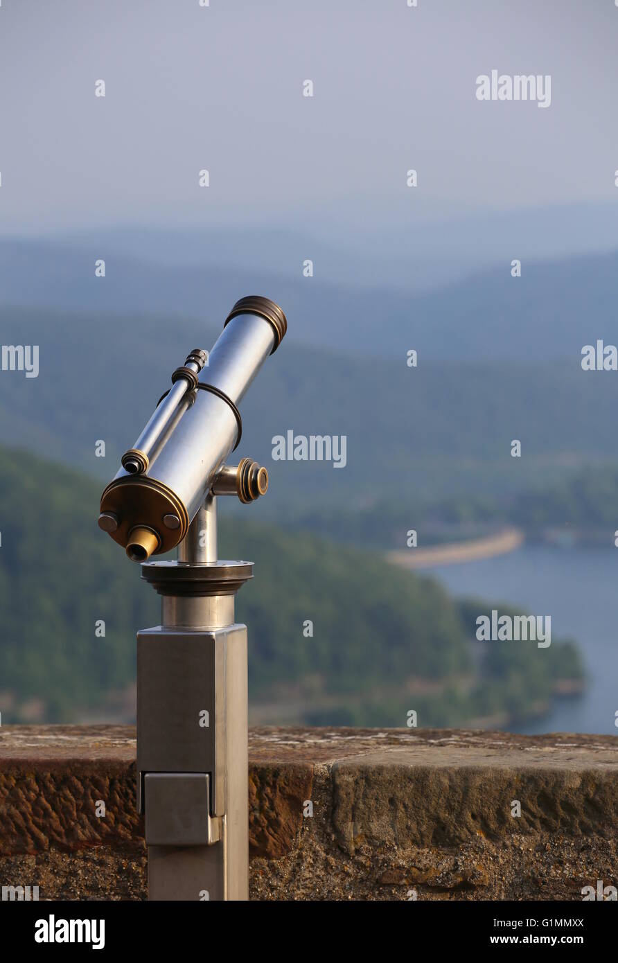 Old fashioned telescope hi-res stock photography and images - Alamy
