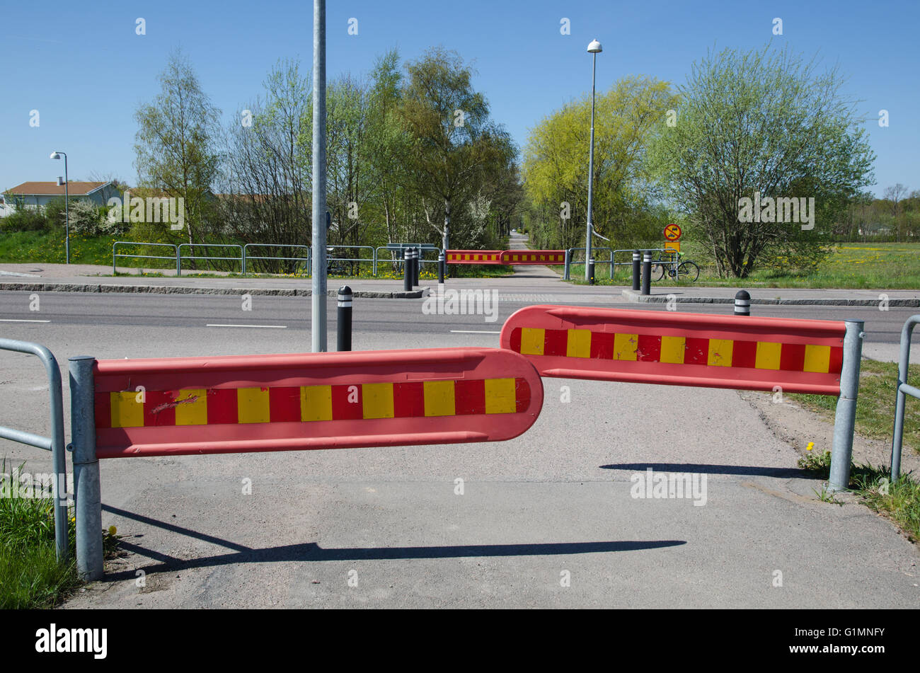 Roadblocks hi-res stock photography and images - Alamy