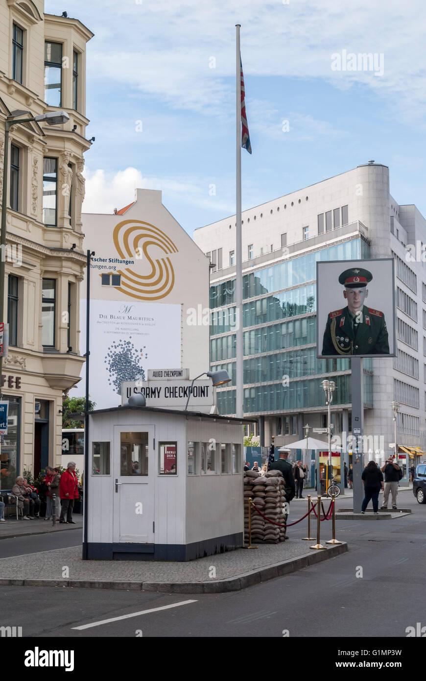 allied forces checkpoint charlie friedrichstrasse east berlin Stock ...