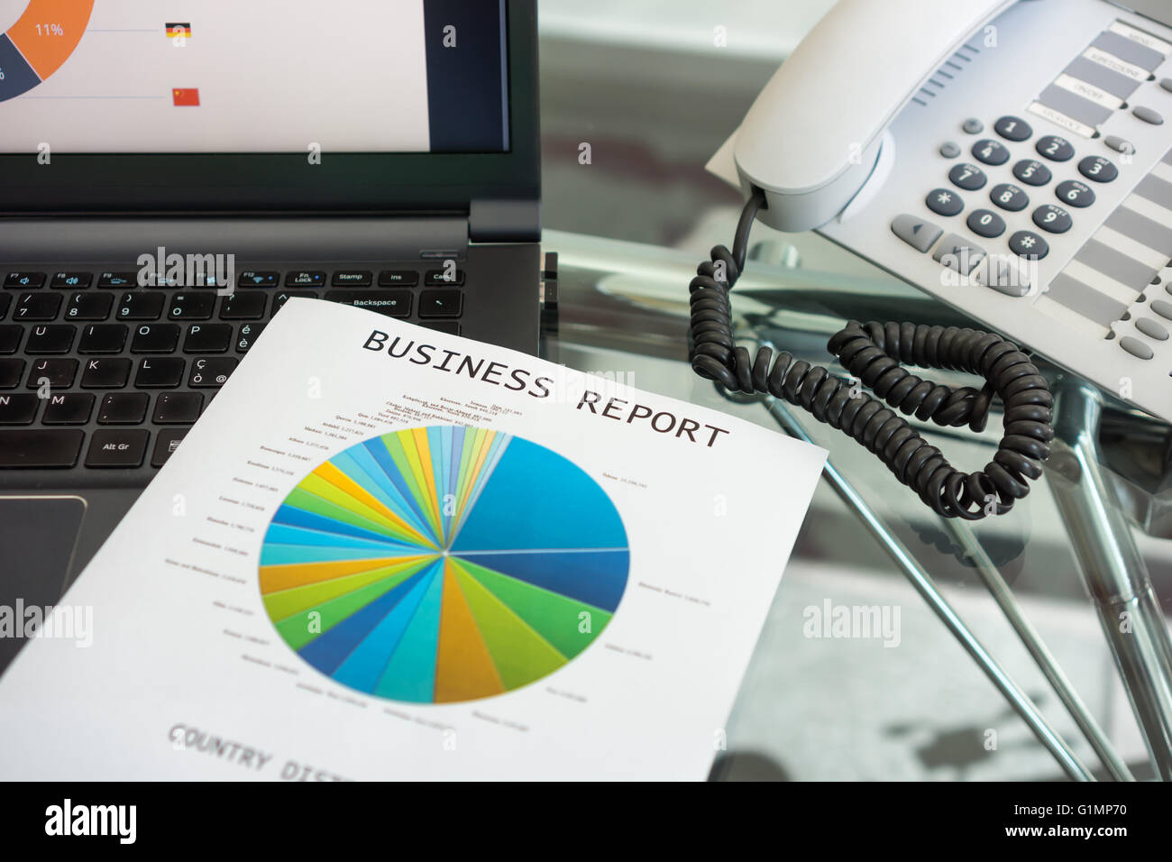 Reading data charts and graphs hi-res stock photography and images - Alamy