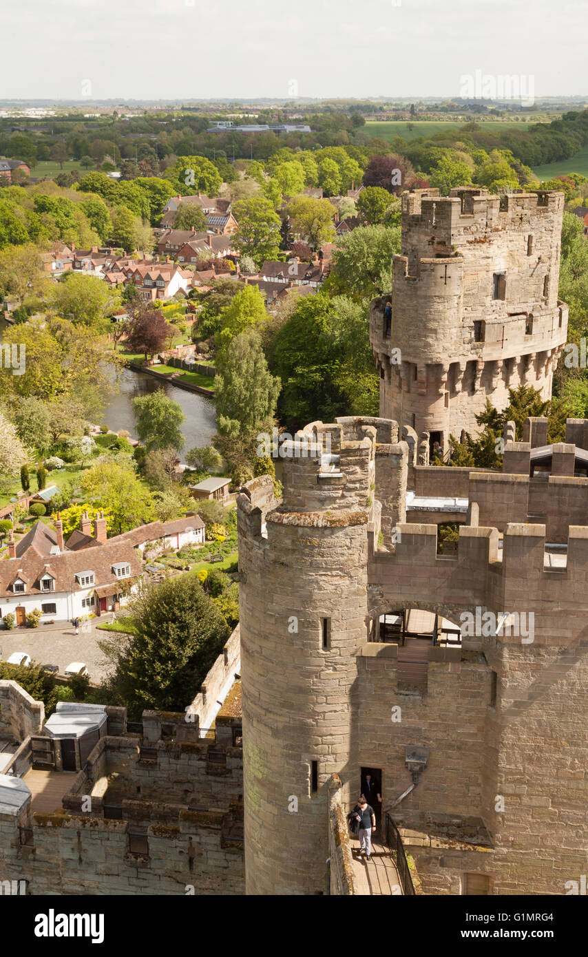 Medieval England ; The ramparts of 12th century medieval Warwick Castle ...