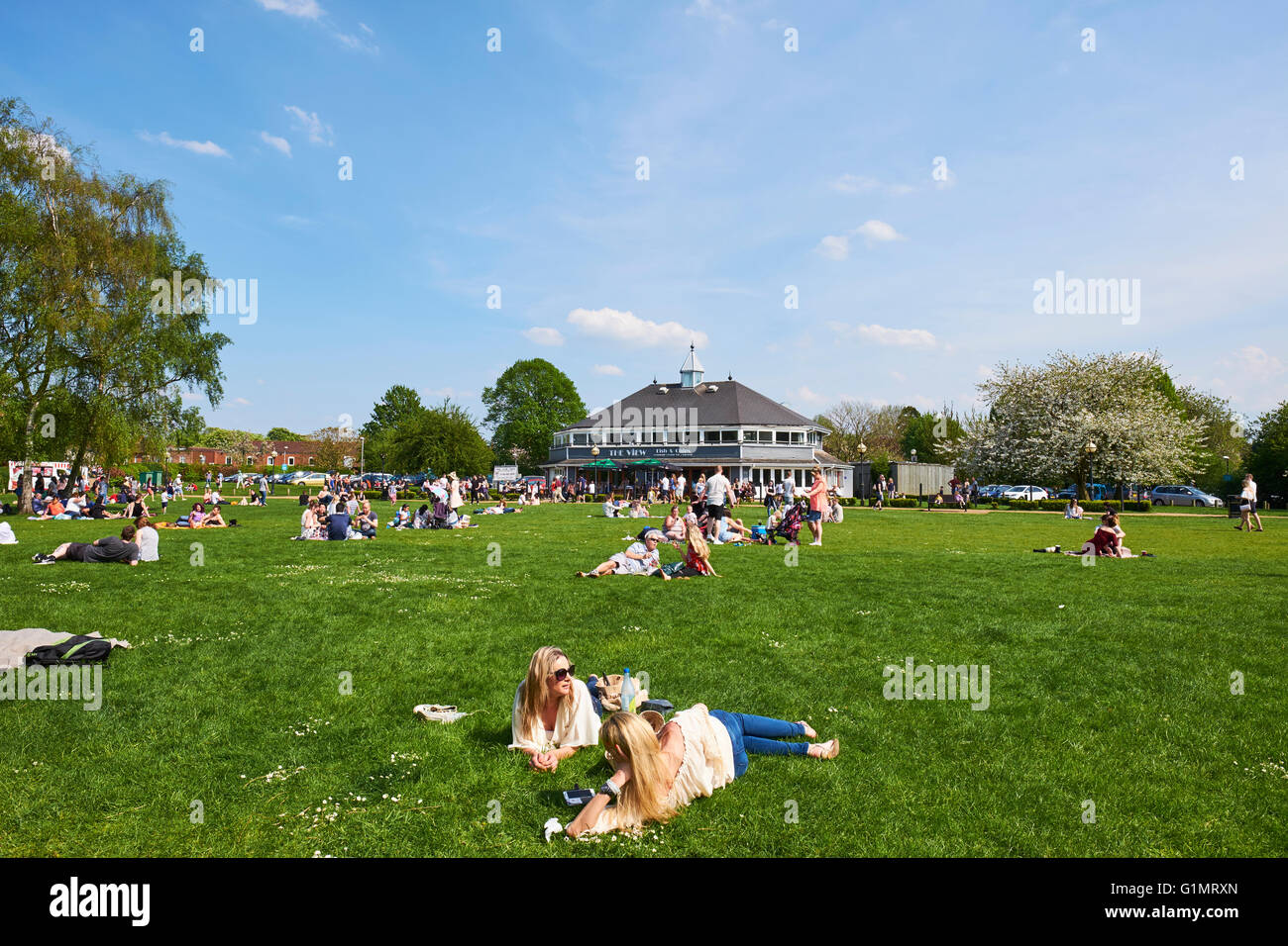 Families Relaxing In The Recreation Ground Stratford-Upon-Avon ...