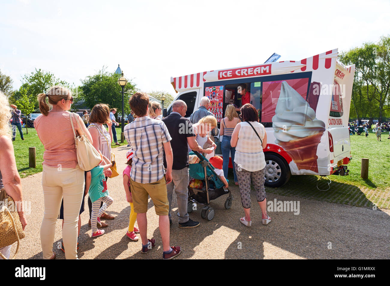 People Queueing At An Ice Cream Van Stratford-Upon-Avon Warwickshire UK ...